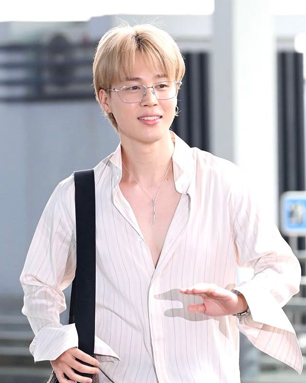 BTS Community Post - Have a safe flight! 💛 #jimin #parkjimin