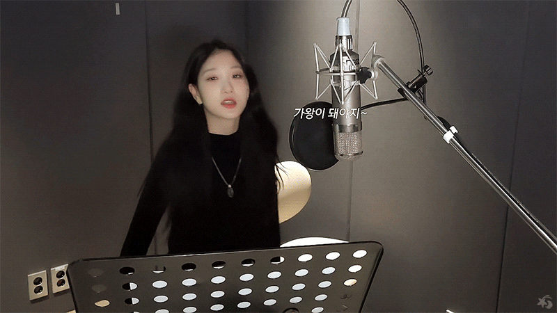 fromis_9 Community Post - 241228 ‘from’ RECORDING BEHIND 막내즈 움짤 #움짤 ...