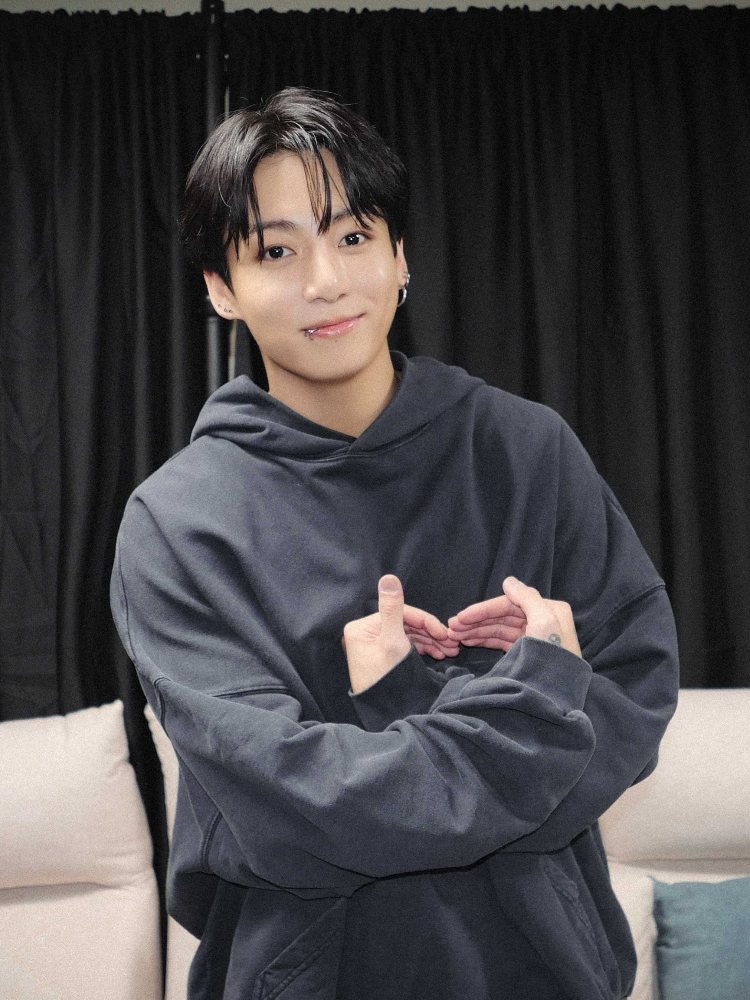 BTS Community Post - #to_jungkook #Dear_JungKook_from_ARMY 💜🐰 Kook Time 🐰💜 グク💖 今日も1日お疲れ様😊💕 日本では ...