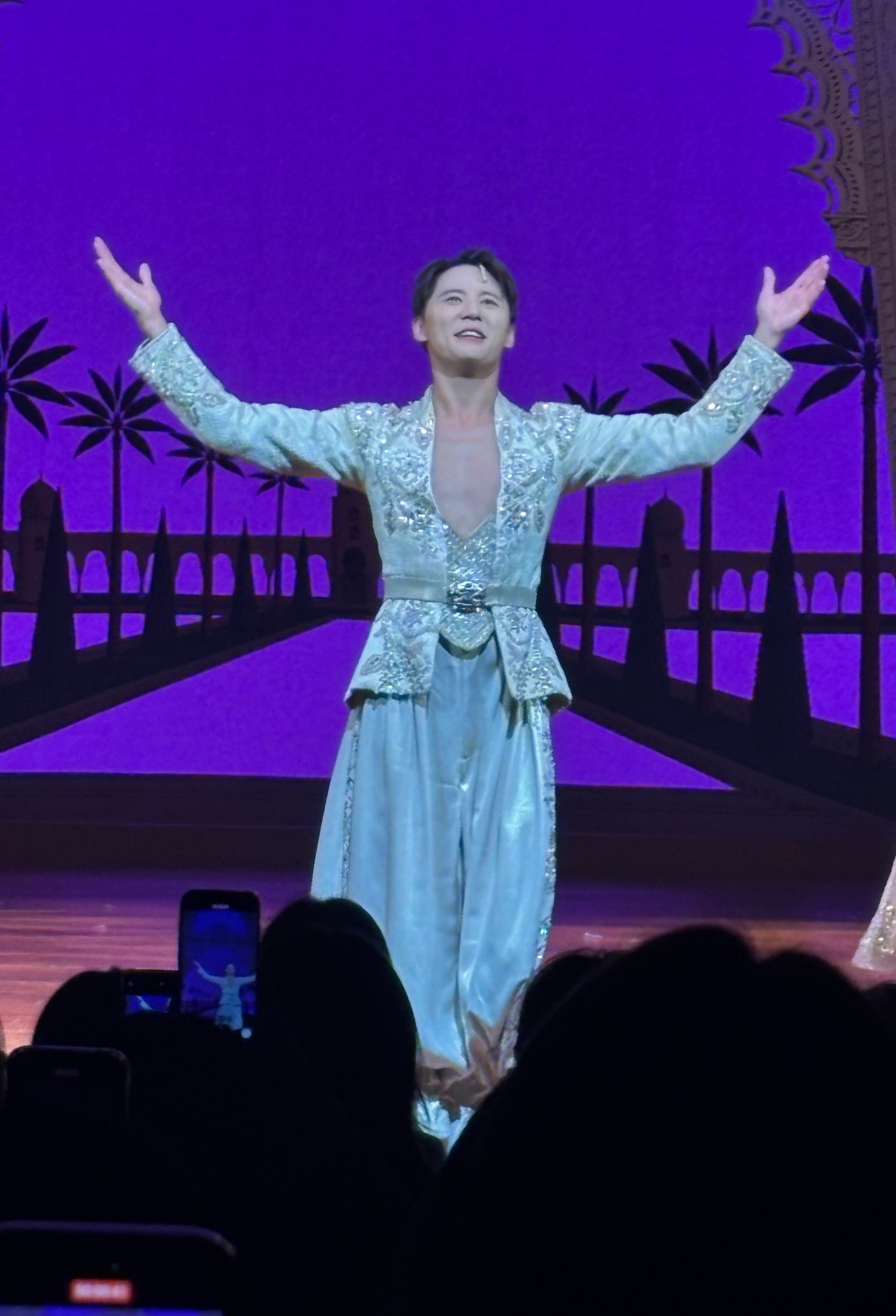 Kim Jun Su Community Post 아니 마스크썼길망정이지 보는 내내 마스크속 광대와 입꼬리가 내려가질