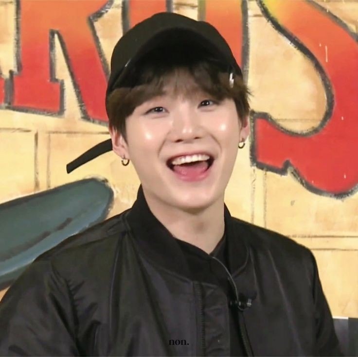 BTS Community Post - #day471 Yoongi's military #D-168 Yoongiaaa....have you had lunch?? don't ...