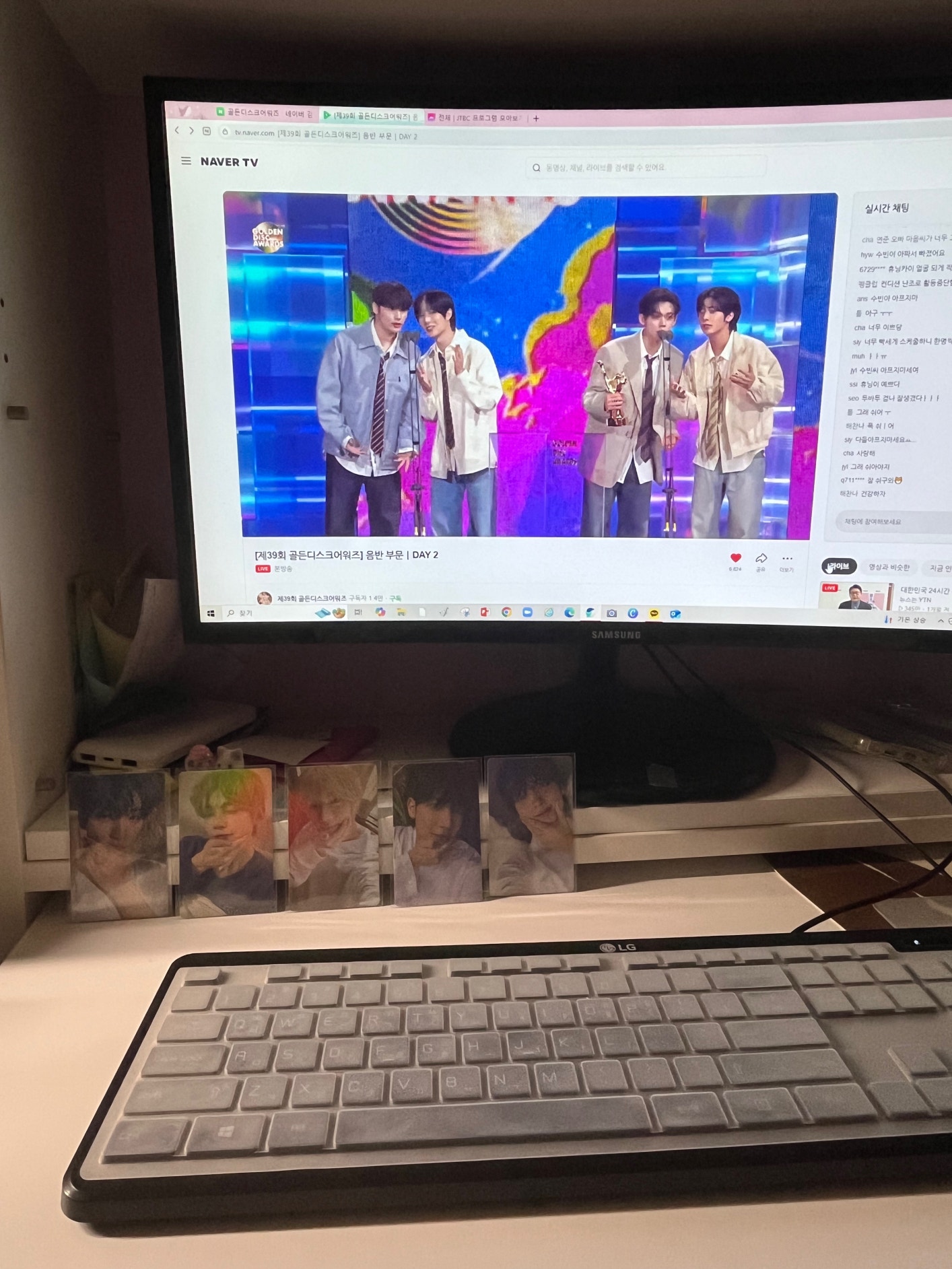 Tomorrow X Together Community Post 수빈이가 없는게 슬프지만 상 받은거 축하해 슬프다 그런