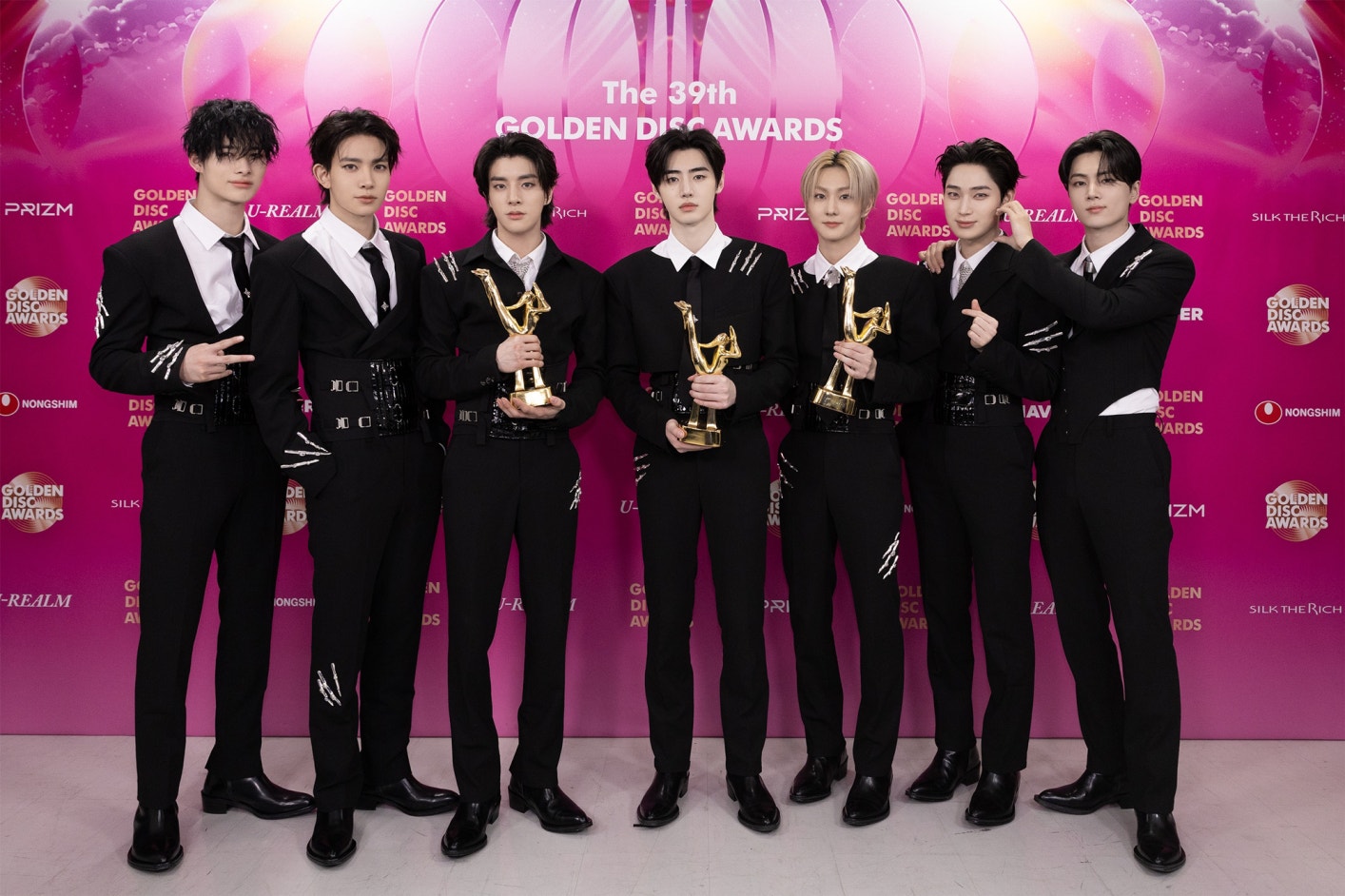 ENHYPEN Community Post - 💖ENHYPEN💖 『GDA』3冠達成 おめでとう㊗️🎈🎉 🔸アルバム部門本賞 🔸ファンズ ...