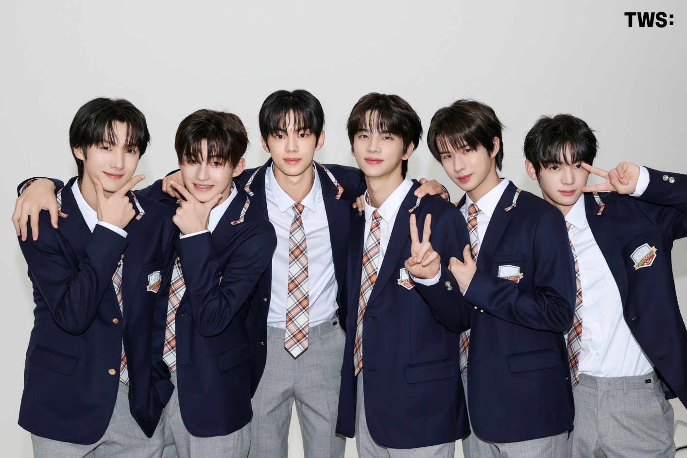 Weverse TWS 画像 - TWS (투어스) '스쿨룩스 (Skoolooks)' Ads Photo Sketch
