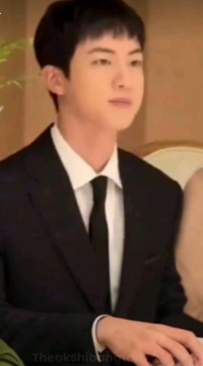 BTS Community Post - When I see these pictures, I feel very sad because ...