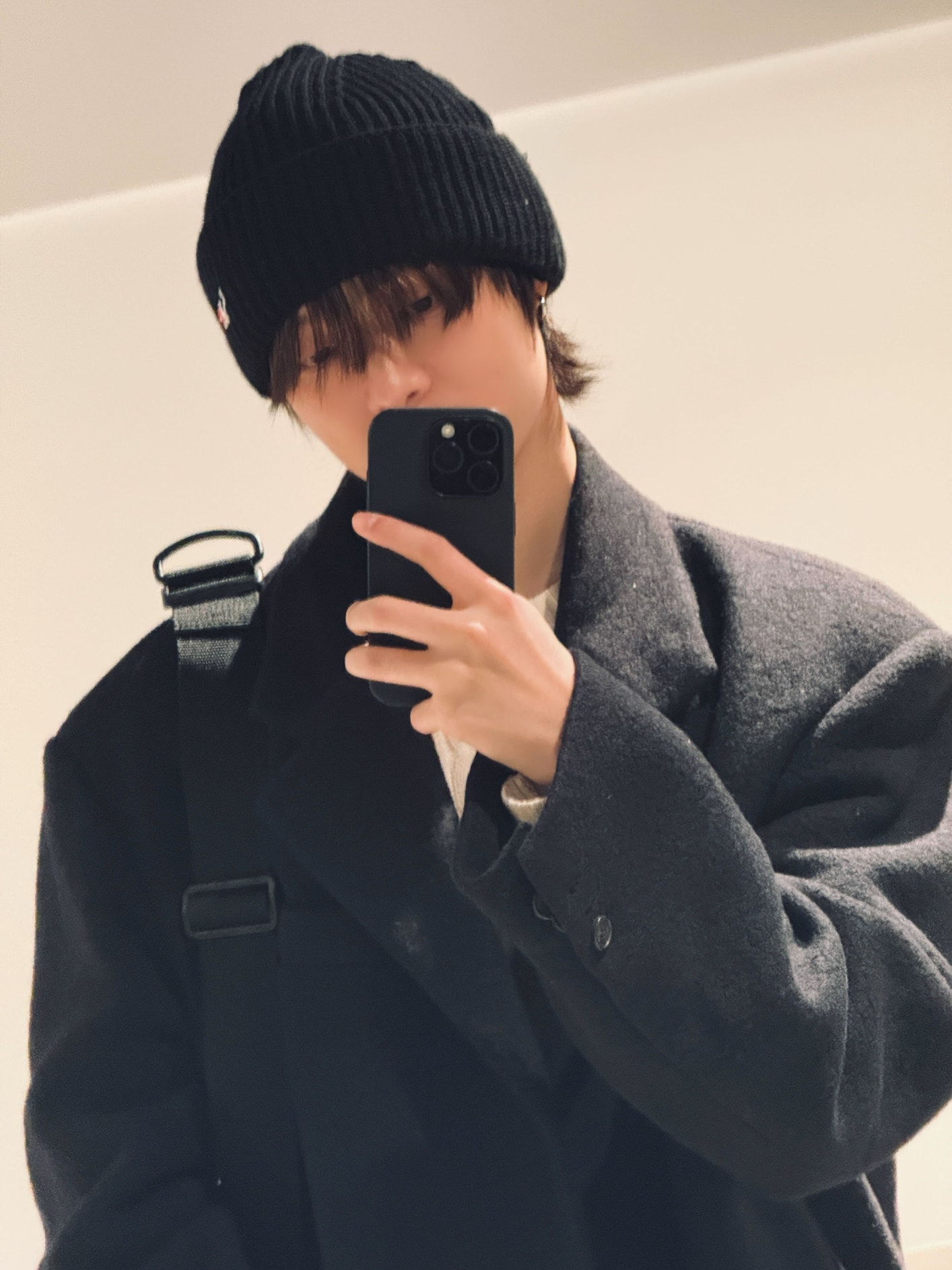 &TEAM Community Post - 🖤🖤 - EJ