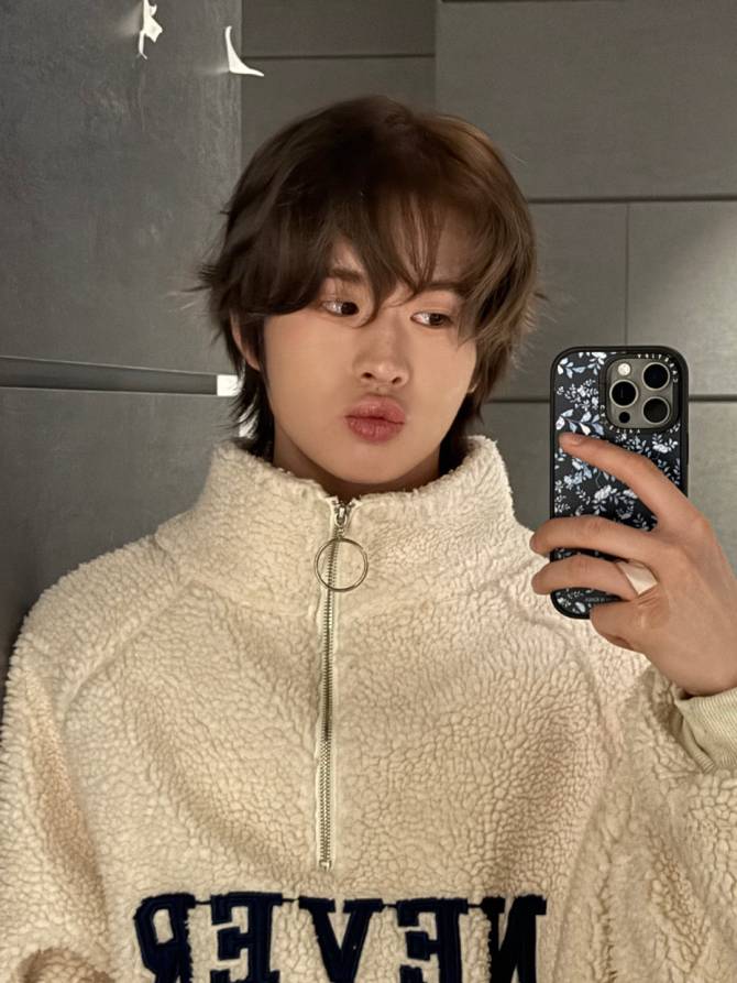 Post De La Comunidad Tws 사이들~ 벌써 이렇게 1주년을 맞이했네여 데뷔하던 순간에는 정말 상상하지도