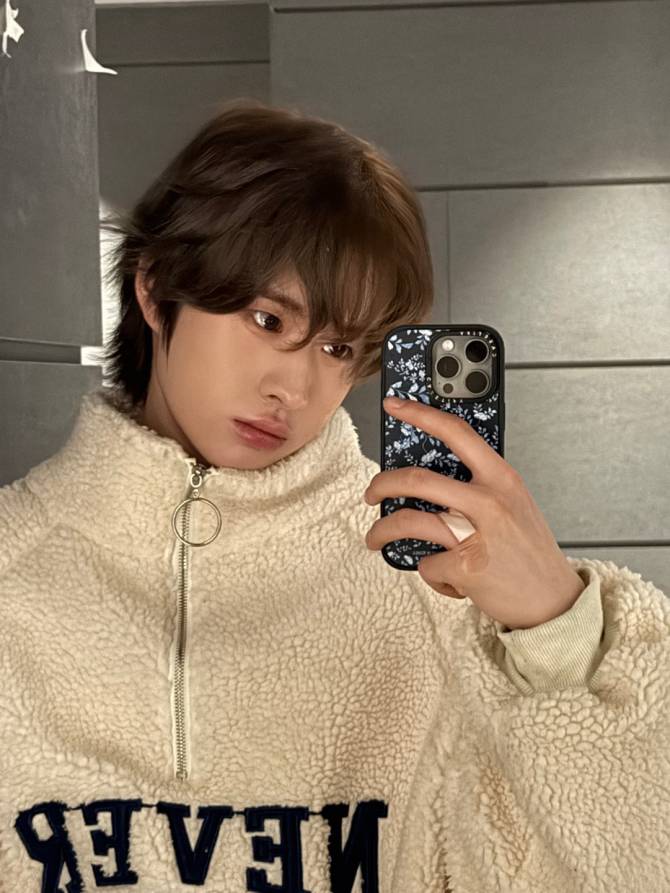 Tws Community Post 사이들~ 벌써 이렇게 1주년을 맞이했네여 데뷔하던 순간에는 정말 상상하지도 못했던 1