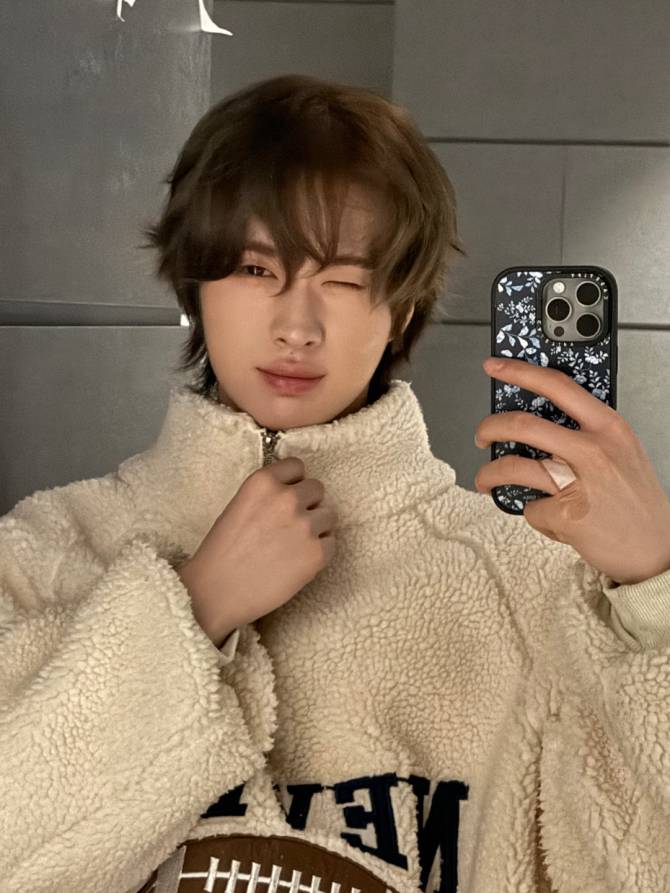 Tws Community Post 사이들~ 벌써 이렇게 1주년을 맞이했네여 데뷔하던 순간에는 정말 상상하지도 못했던 1