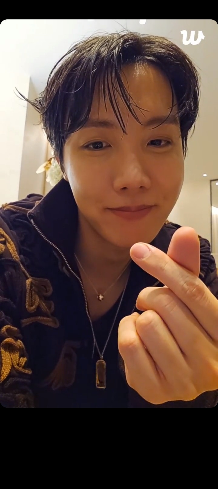 BTS Community Post - love you Hobi oppa🥹🥰😘😍