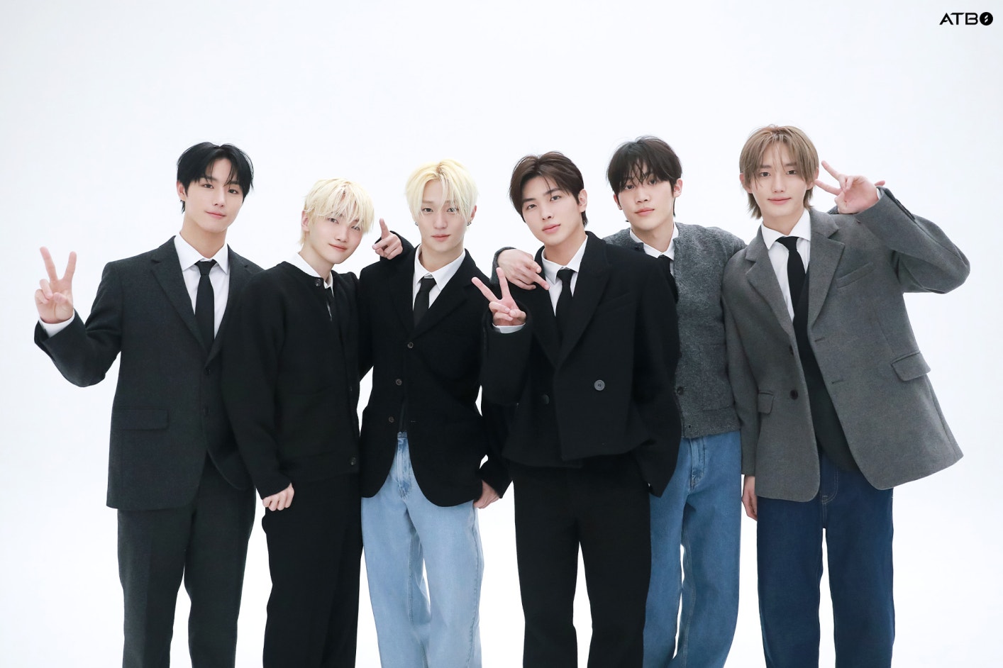 Weverse ATBO Image - ATBO X 아레나 옴므 플러스 2월호 화보 촬영 BEHIND 📸