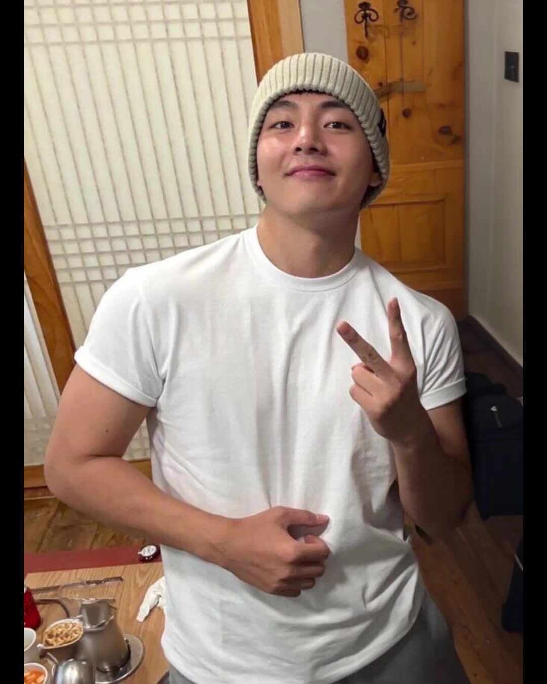 BTS Community Post - Light in the Stage Written by Gaby Reyes Derechos Reservados de Autor Hello ...