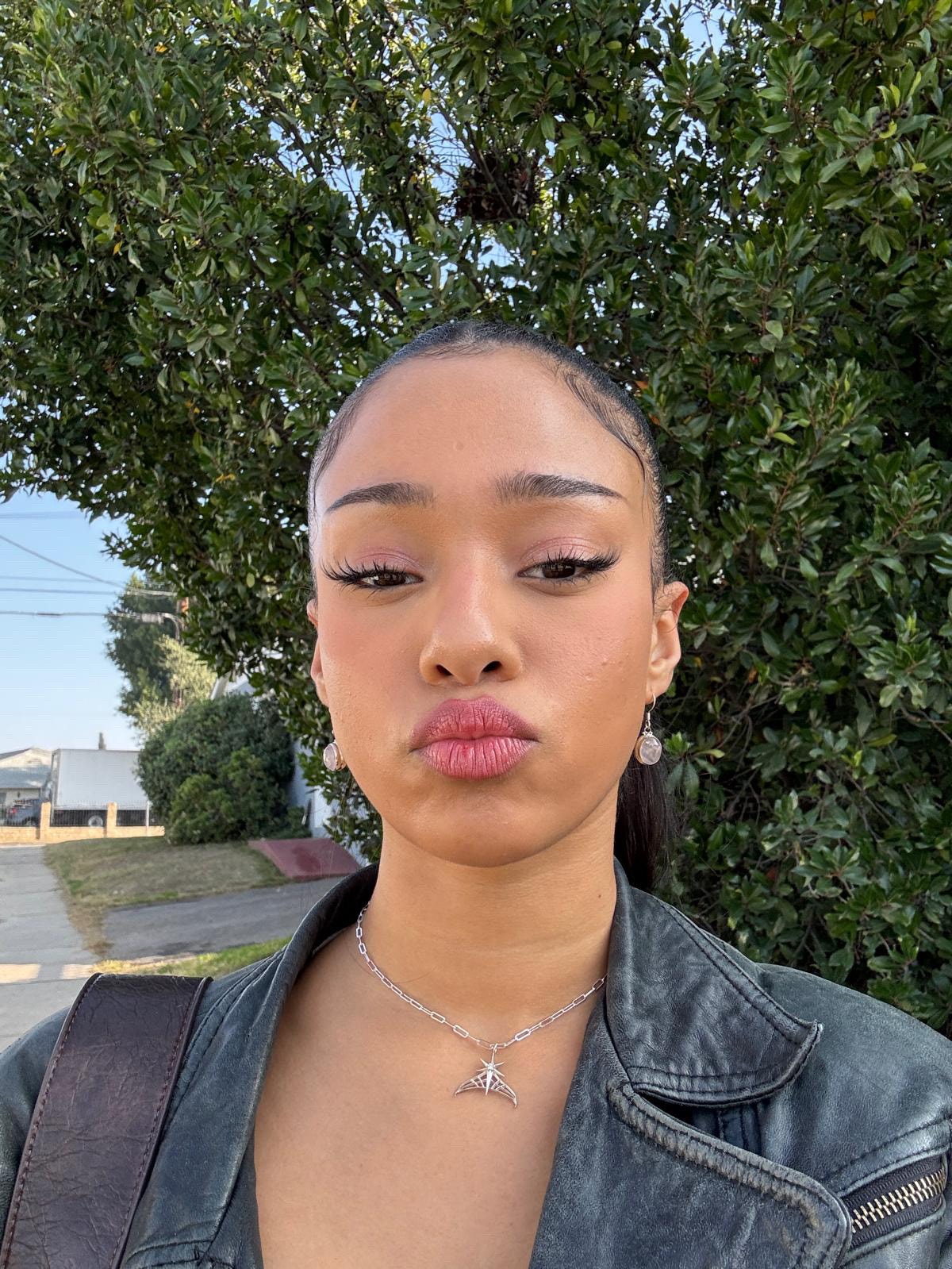 KATSEYE Community Post - Hi everyone I want to wish those who celebrate ...