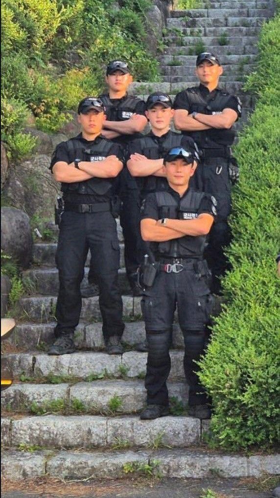 BTS Community Post - Kim Taehyung's soldier🫡🪻