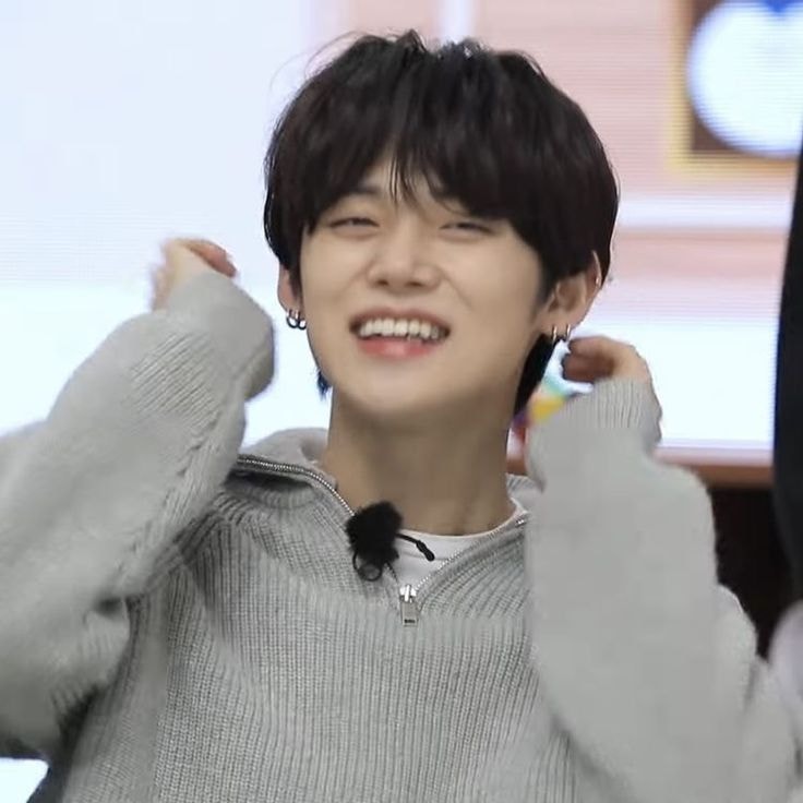 TOMORROW X TOGETHER Community Post - Similarities between me and TXT ...