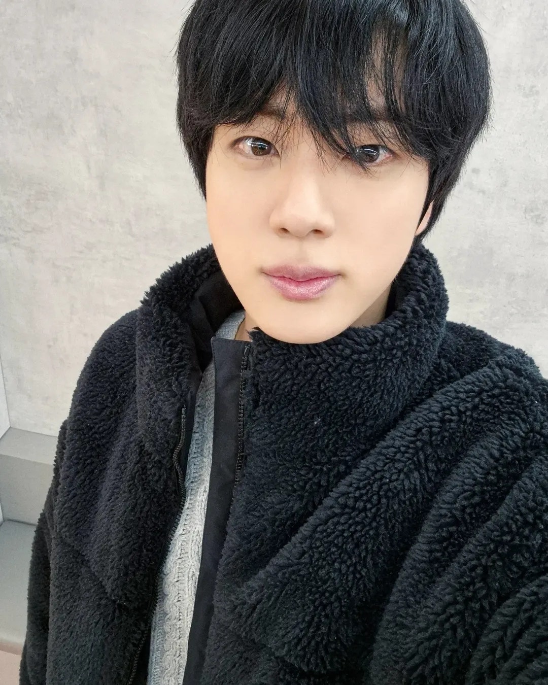 BTS Community Post - you look like bears , panda 🐼 or polar bear 🐻 ...