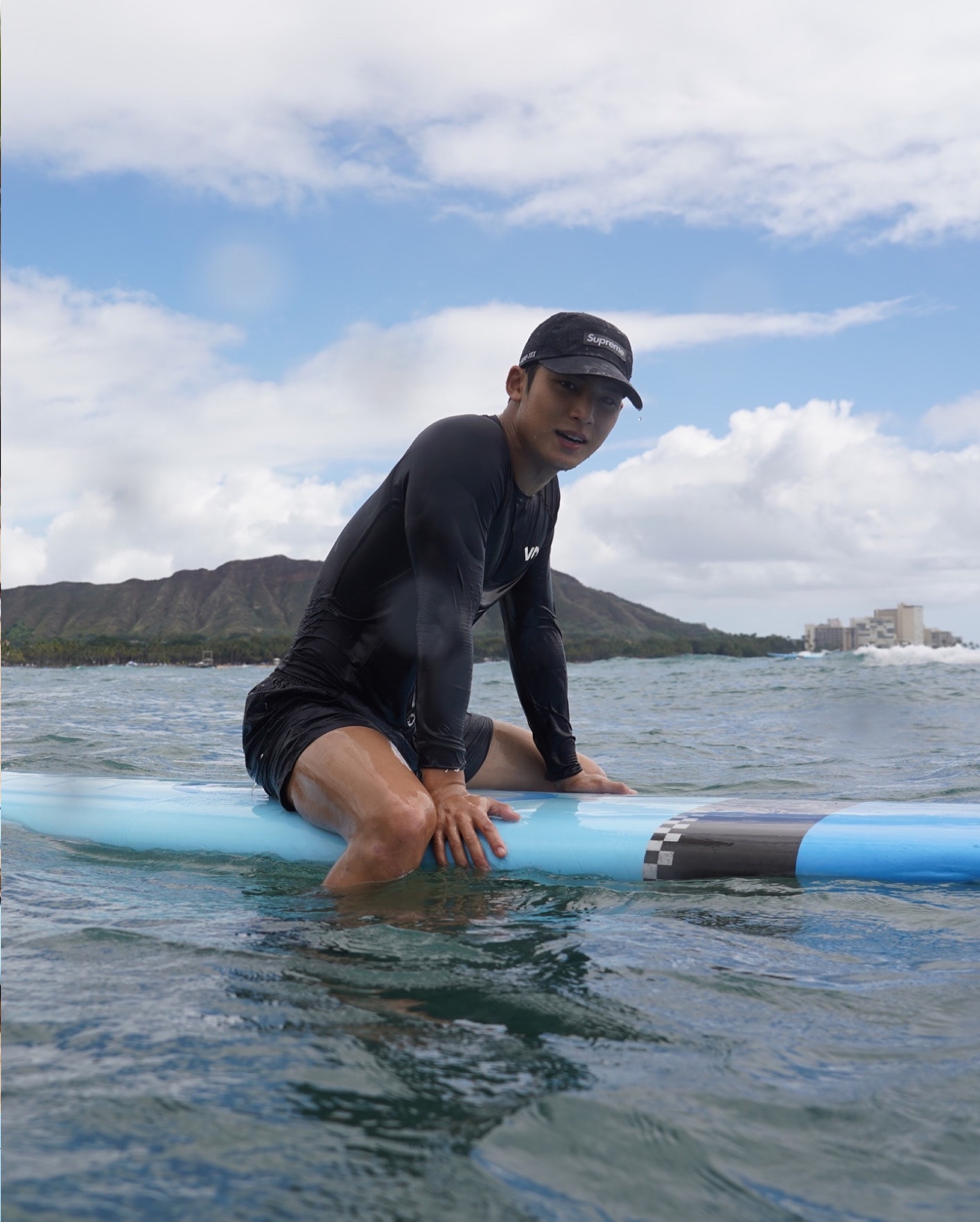 SEVENTEEN Community Post - surfer mingyu 🖤