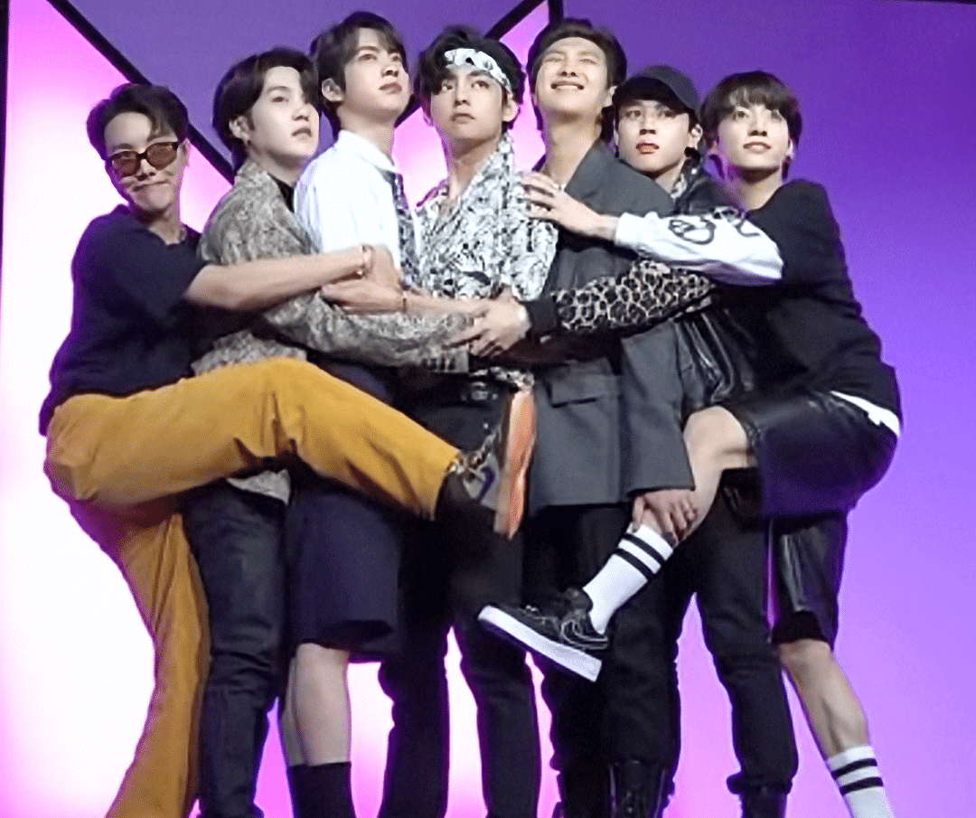 BTS Community Post - #Dear_BTS_from_Army 大好きな7人💜 おはようございます💜 そして ぐーちゃん🐰 昨日は来てくれてありがとう💜 ずっと 会いたいと ...