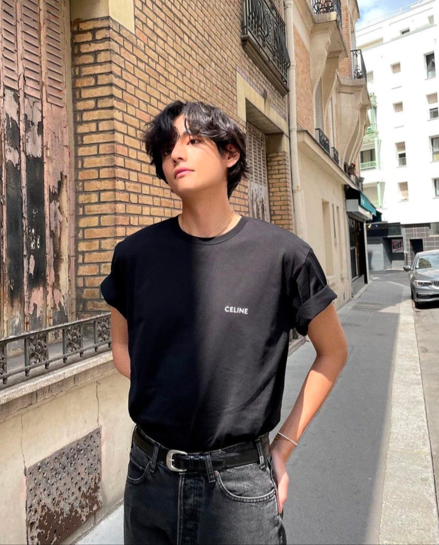 BTS Community Post - Morning🤗💜 Ethereal Man🫠😍💜 So Pretty U Are Tae💜💜💜💜💜