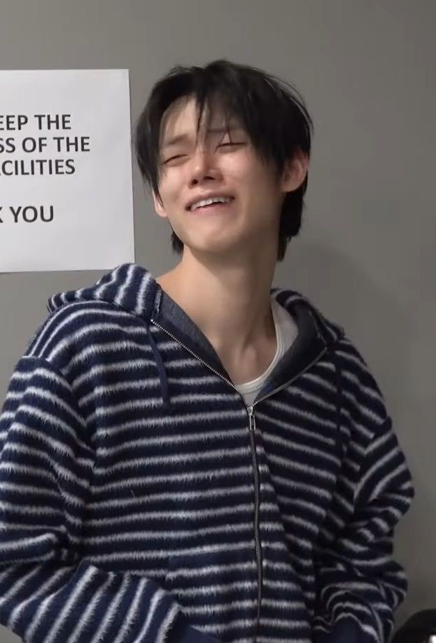 TOMORROW X TOGETHER Community Post - hes so sassy i love him sm crying ...