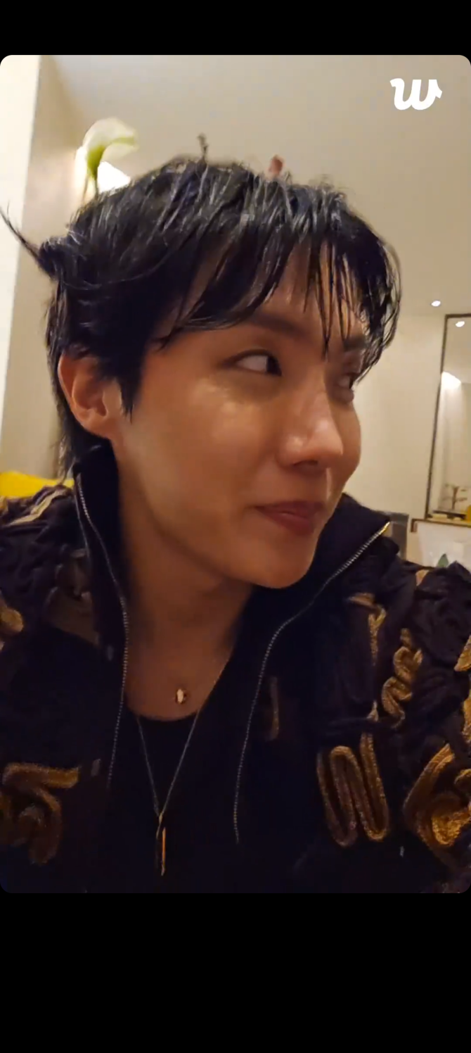 BTS Community Post - HOBI TE AMO 💜💜💜🦩 HBD to most beautiful man who ...