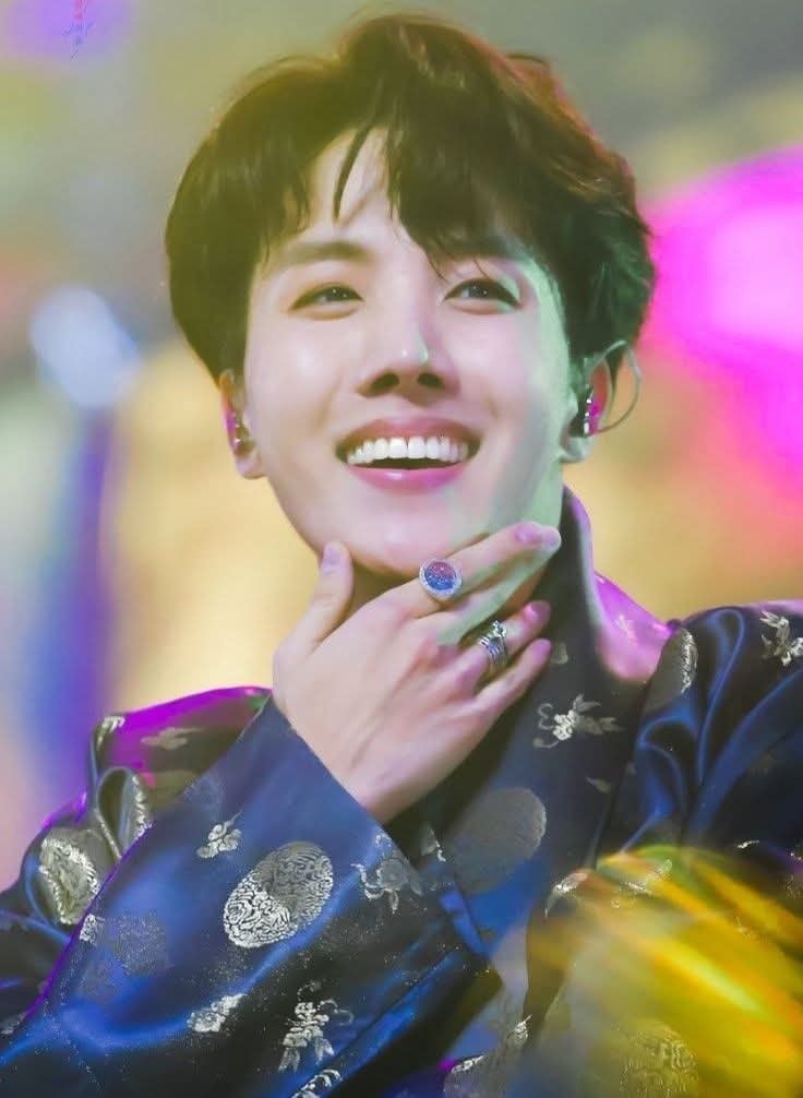 Bts Community Post 생일 축하합니다 제이홉 🎉🎊🎁🎂 사랑헤요 🫶🫰