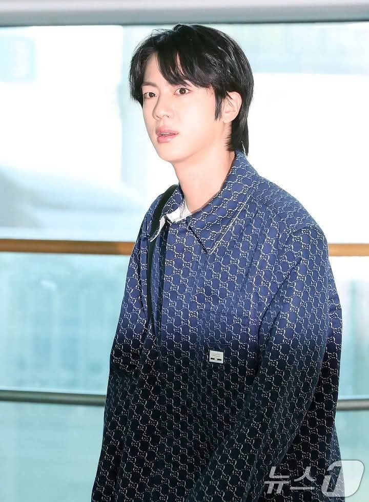 BTS Community Post - Ahhh😩JINU OPPA LOOKING SOOOOOOO HANDSOME💜😘 THE MULLET THE FACE CARD😍 HAVE A ...