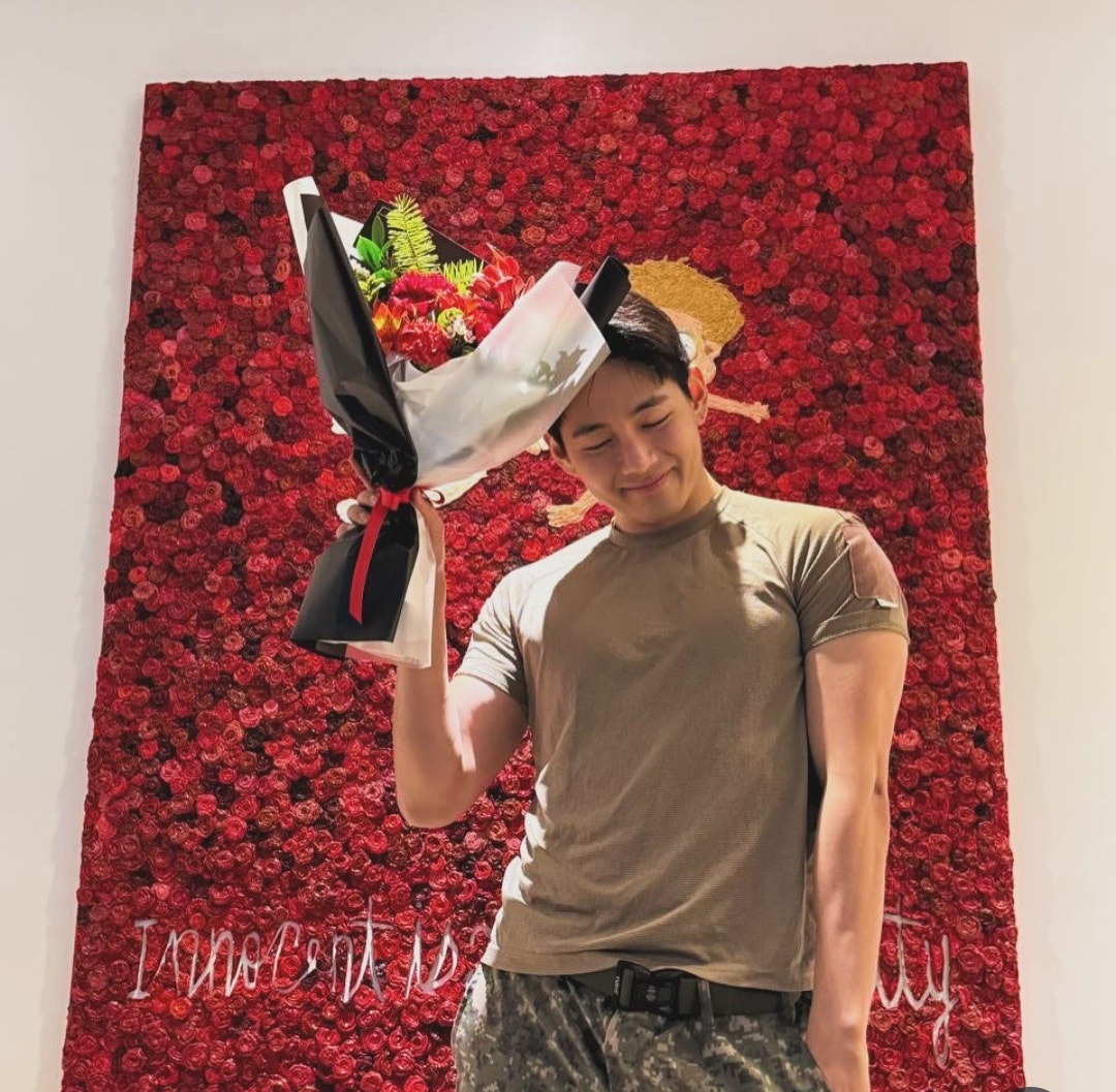 BTS Community Post - sergeant Kim your looking very handsome 🍀🙆🏻‍♀️ ️!!!