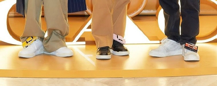 Treasure Community Post 지훈이는 왜 차를 안 가져왔어 행사 끝나면 바로 차 타고 갈 수 있어서 편할