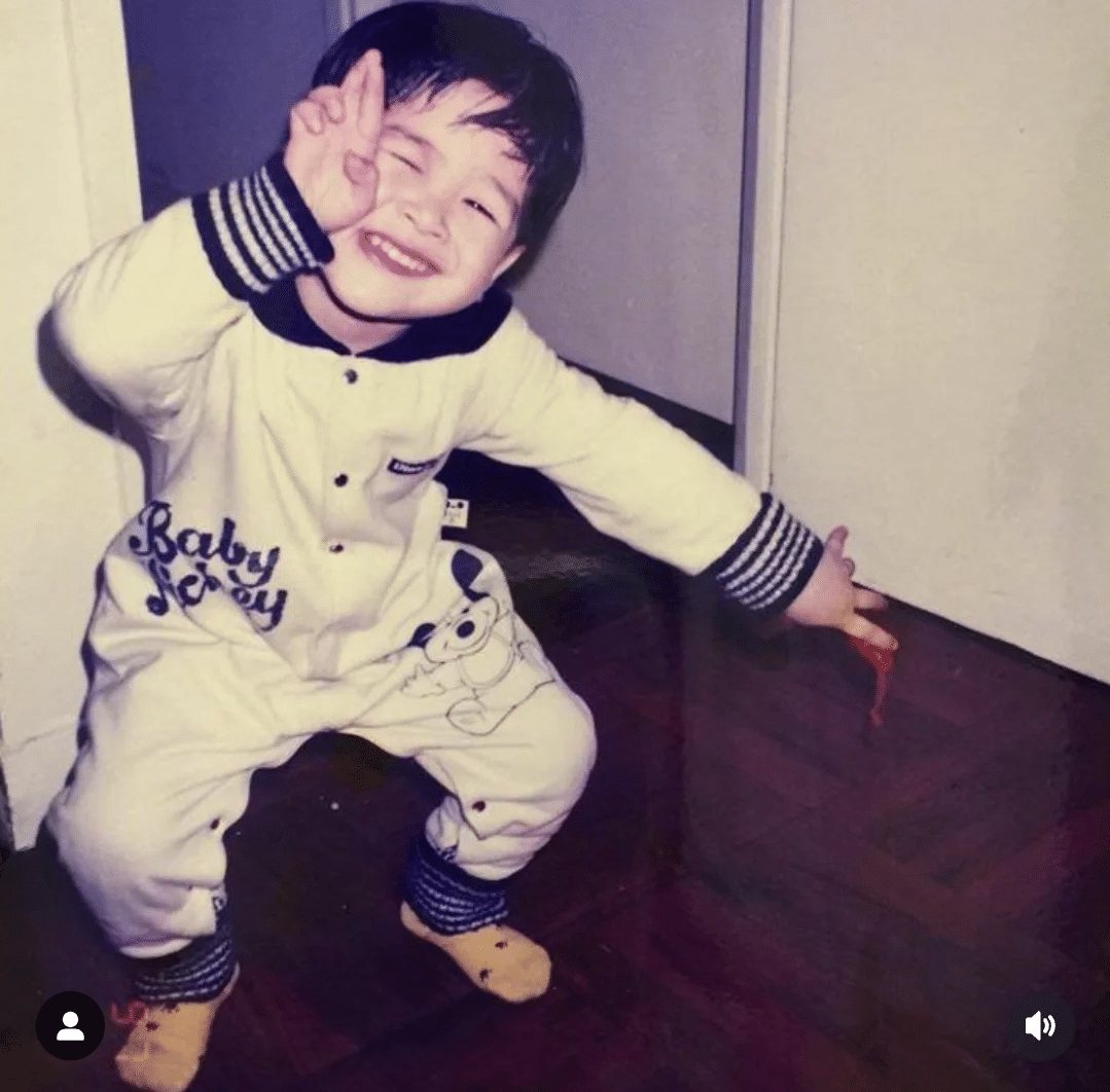 BTS Community Post - Guess army 💜 who is (⁠ ⁠•⁠ᴗ⁠•⁠ ⁠)⁠ (⁠｡⁠♡⁠‿⁠♡⁠｡⁠)