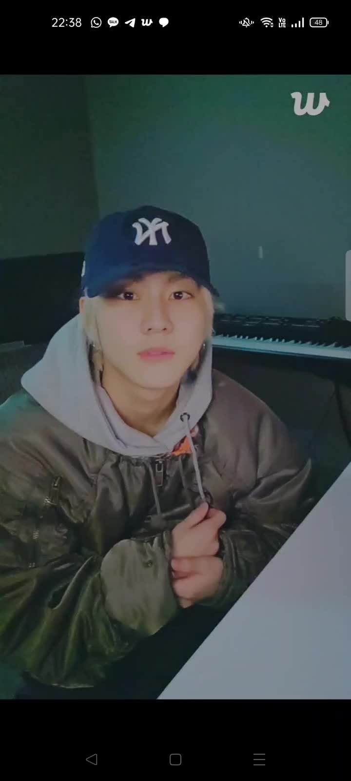 ENHYPEN Community Post - DID JUNGWON JUST NOTICED ME?!?? Omg i had to scroll back what i typed ...