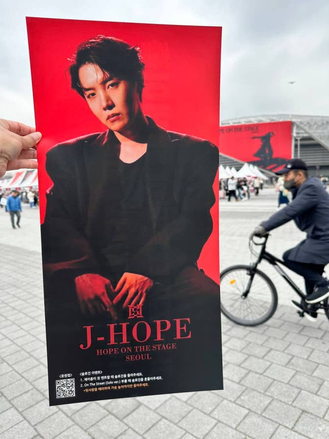 BTS Community Post - /20250228/ Hobi concert banners are hanging all ...