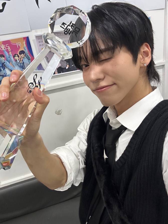 Onf Community Post 퓨즈~~~~~~~~~~~~~~~~ 데뷔때부터 목표중 하나였던 공중파 1위를 드디어 이뤘어요