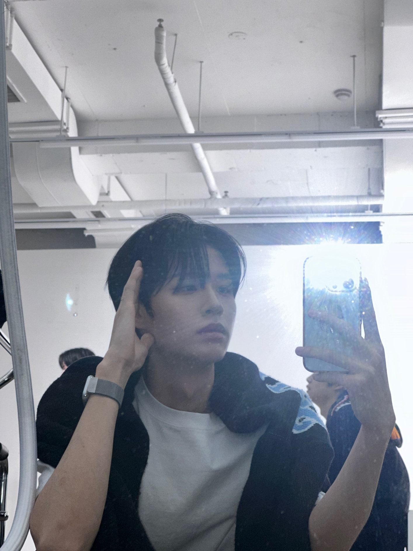 CLOSE YOUR EYES Community Post - 번쩍! 하고 나타났다 - KIM SUNGMIN