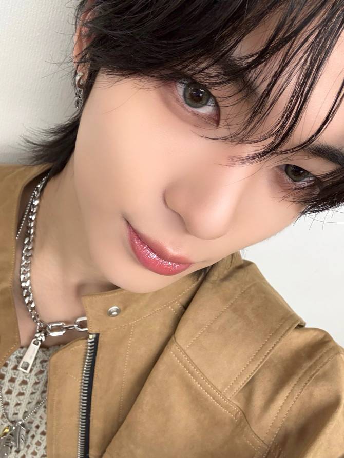 Nowadays Community Post 데이앤 오늘 무대 어떠셨나요 현장에서 함께해 주신 데이앤 그리고 온라인으로