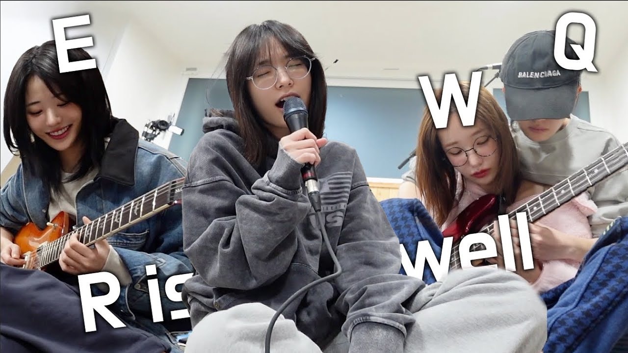 Weverse QWER Media - 함께 있을 때 우린 두려울 것이 없었다