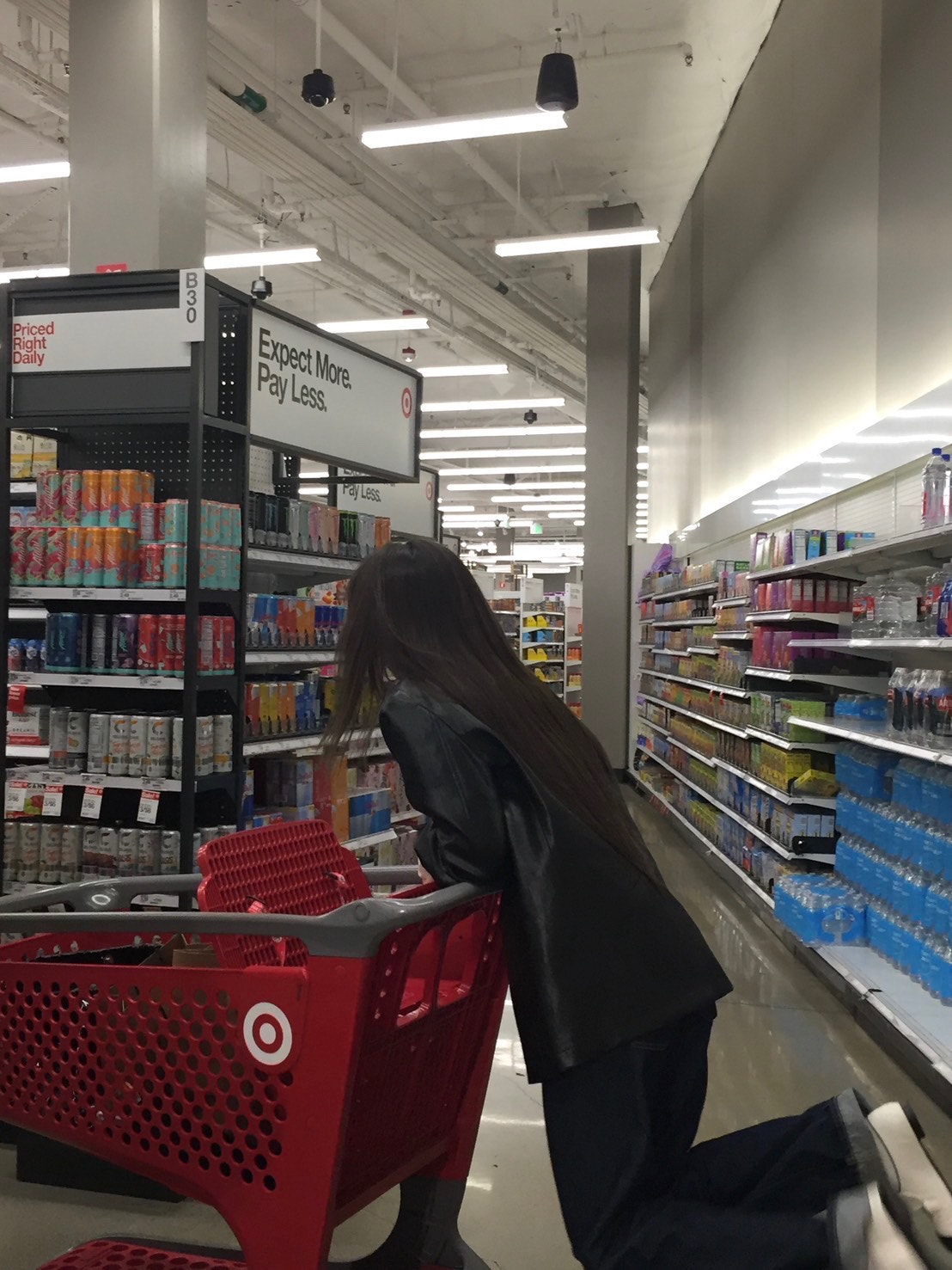 BABYMONSTER Community Post - Are you ready to jump tonight🖤 - RORA