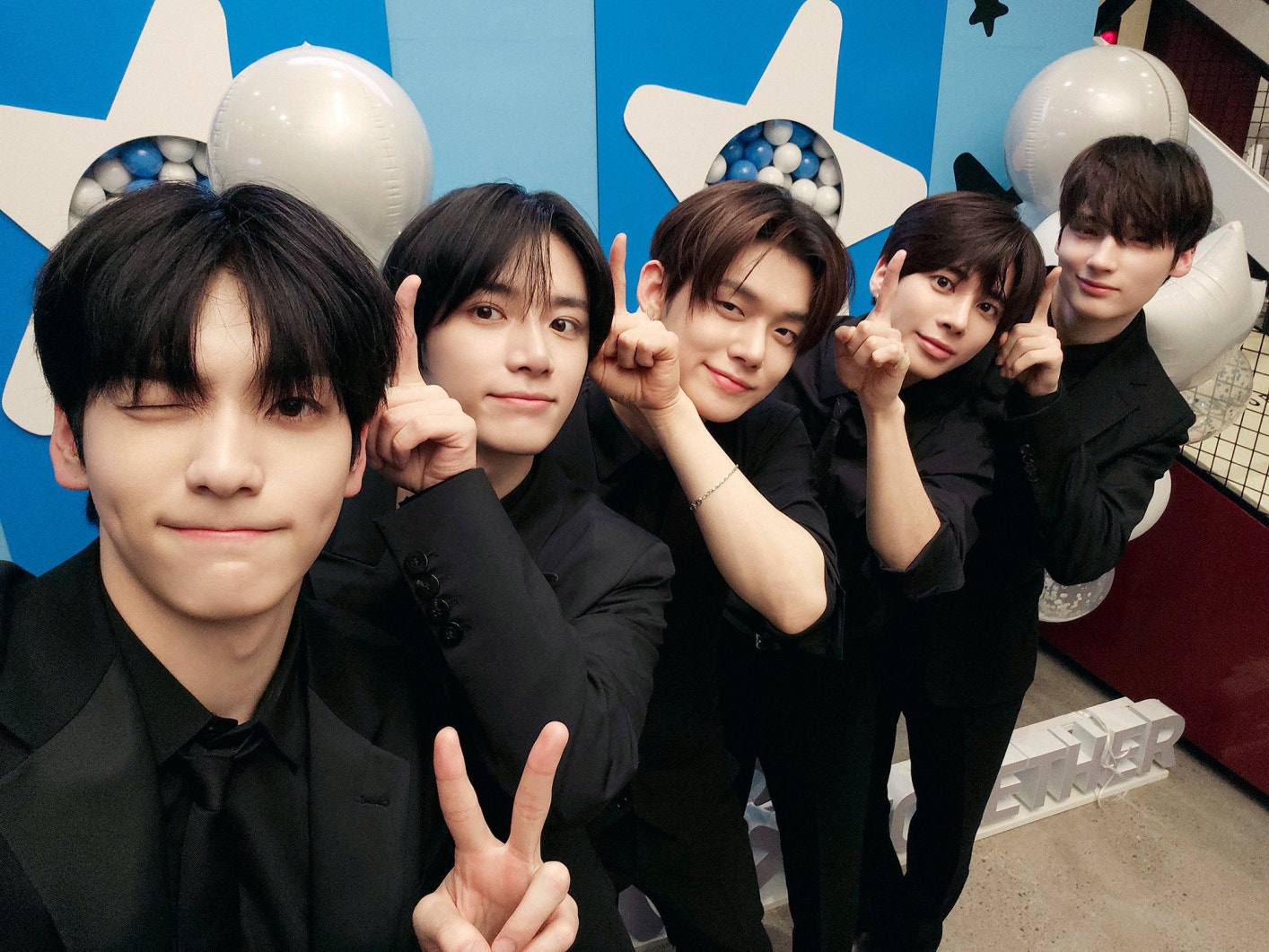 TOMORROW X TOGETHER Community Post - 6주년 축하해, 투바투!! 영원히 즐거운 추억을 만들어요 🥺🫂