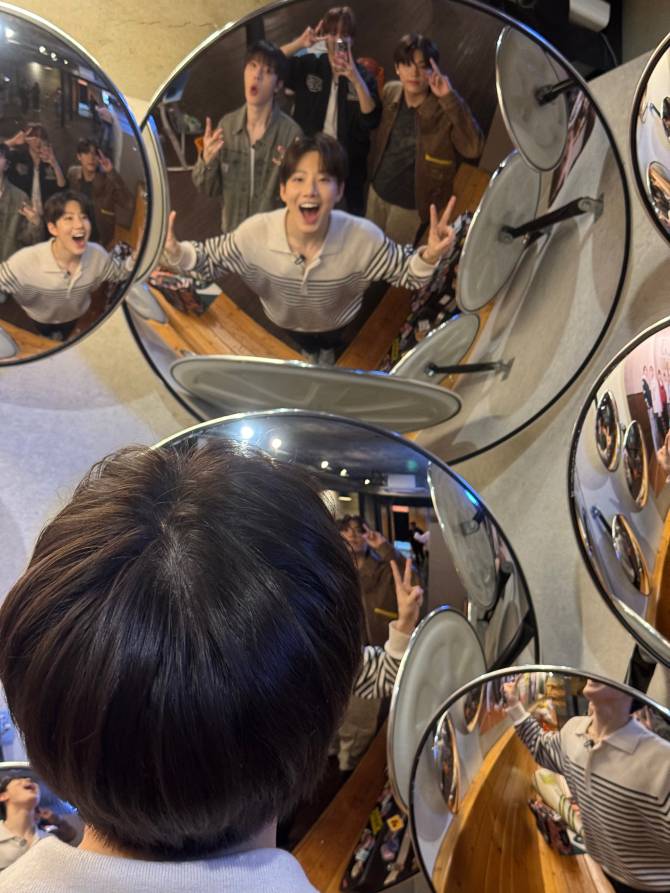 Treasure Community Post 트메~~~~~~~~ 재밌게 놀고있나아😆 Yoon Jae Hyuk