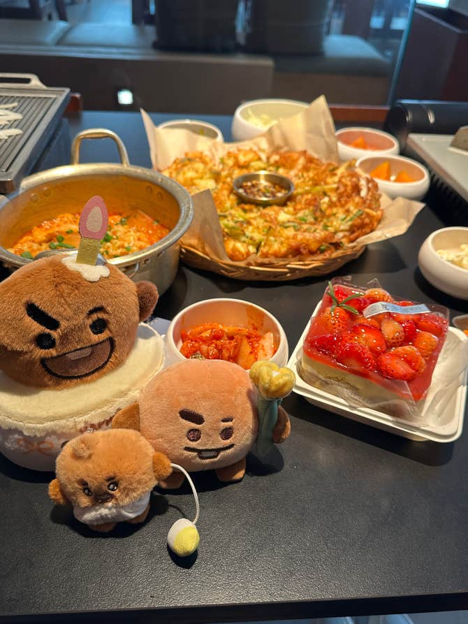 Bts Community Post 어제 친구랑 슈가 생일 축하해줬는데🎂~~슈가가 보고싶어요 ㅜㅜ