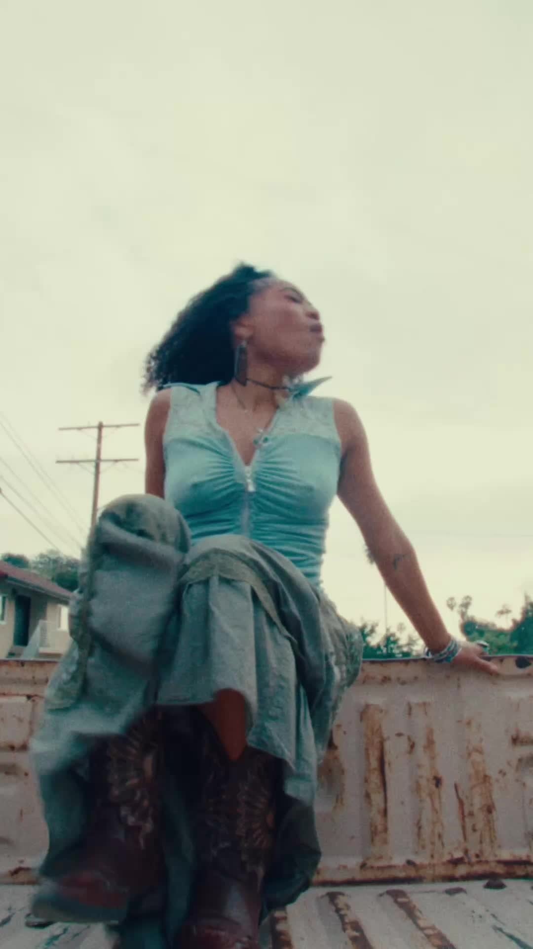 UMI 커뮤니티 포스트 - the universe is always working… (album ?) - UMI