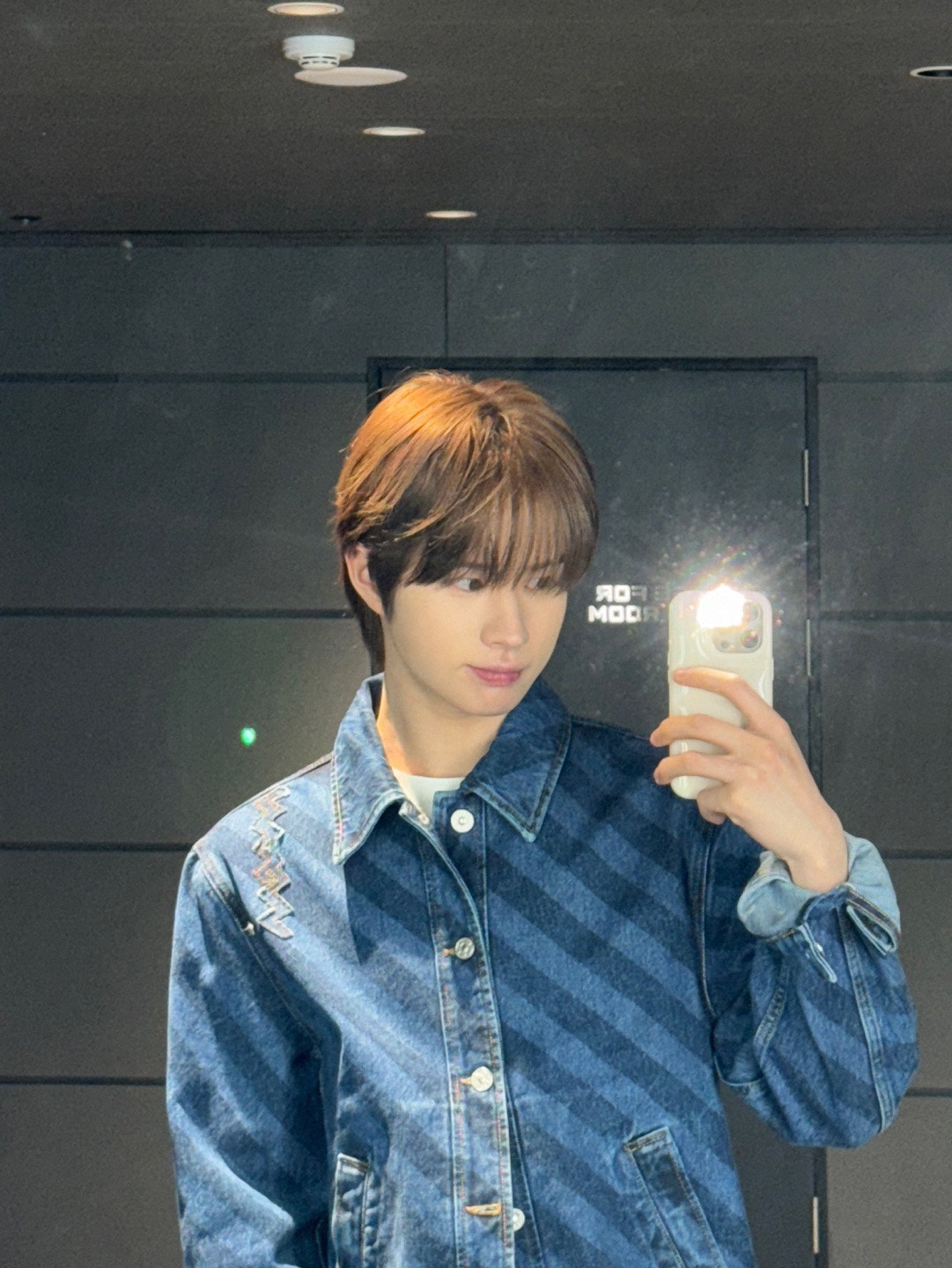 TWS Community Post - 잘 도착해써여 ️ - KYUNGMIN