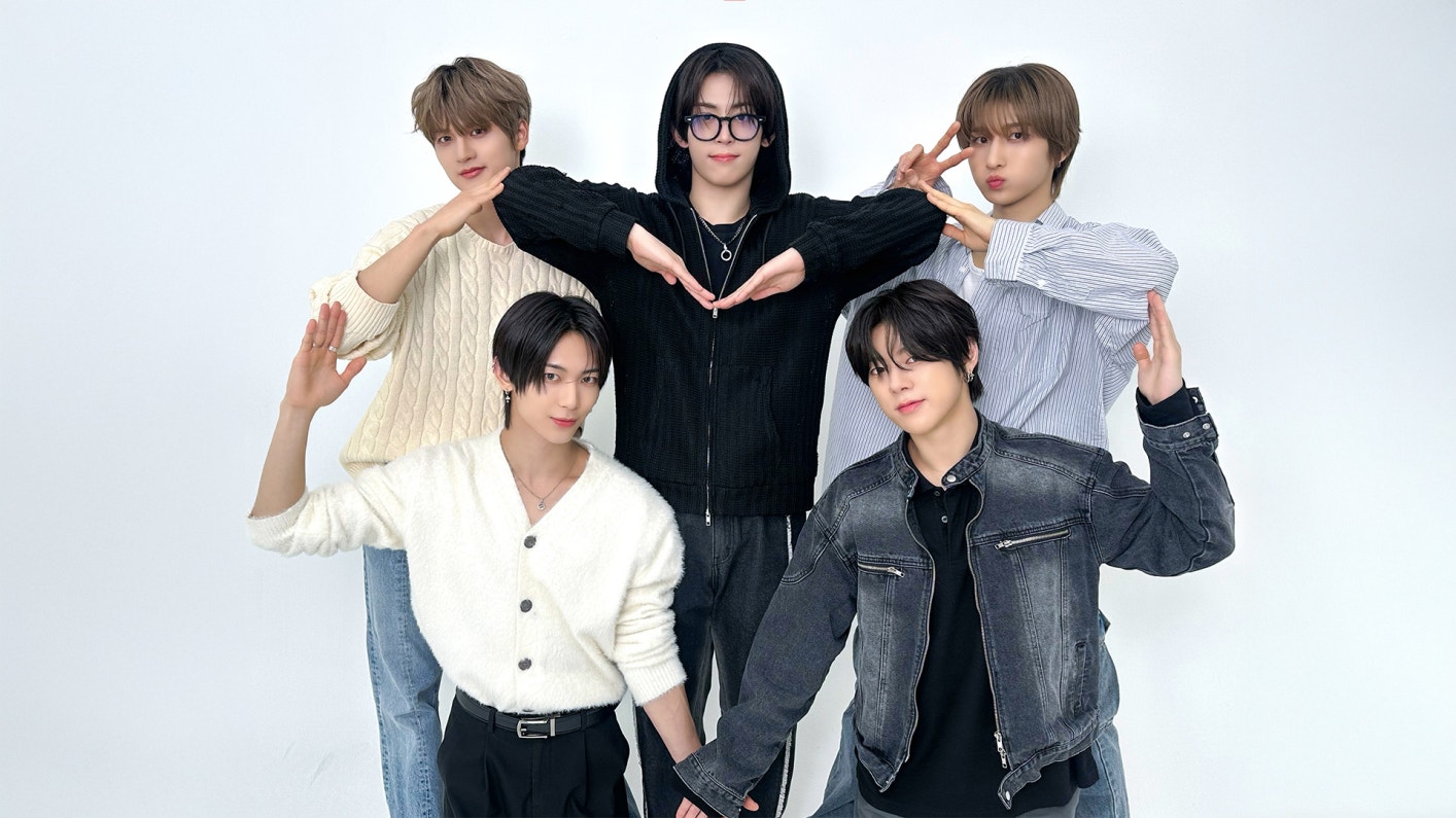 Weverse NOWZ (나우즈) Image - NOWADAYS White Day Photo Shot!