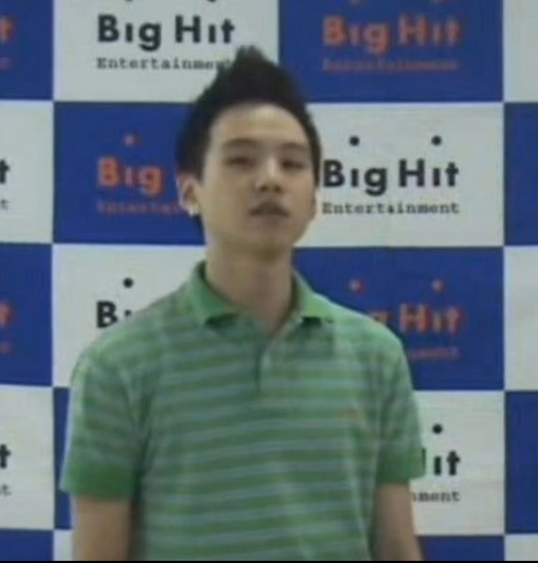 BTS Community Post - army put this pic as you profile pic this is trending army revenge 💜💜💜💜