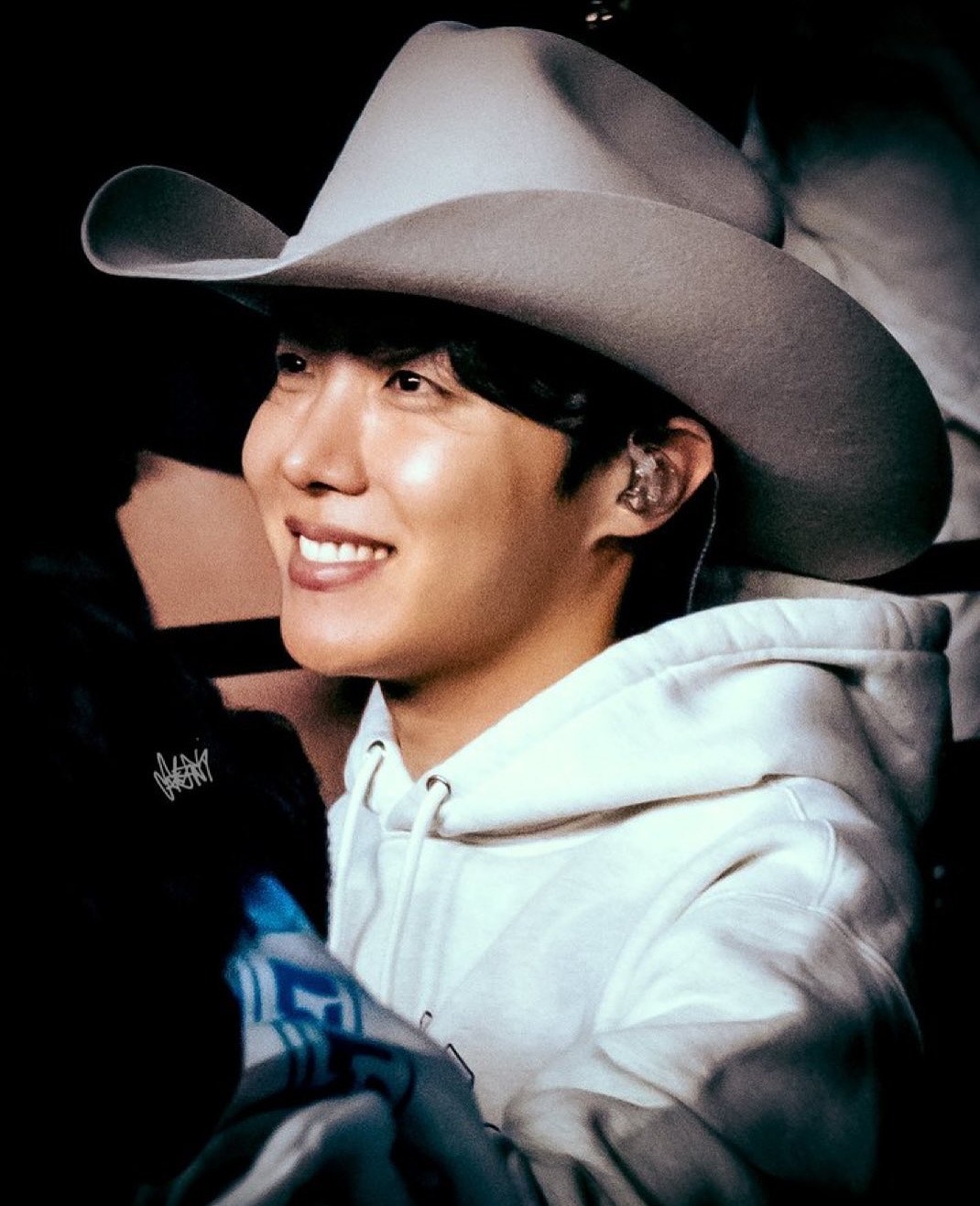 BTS Community Post - Meu lindo cowboy 🥰🤭