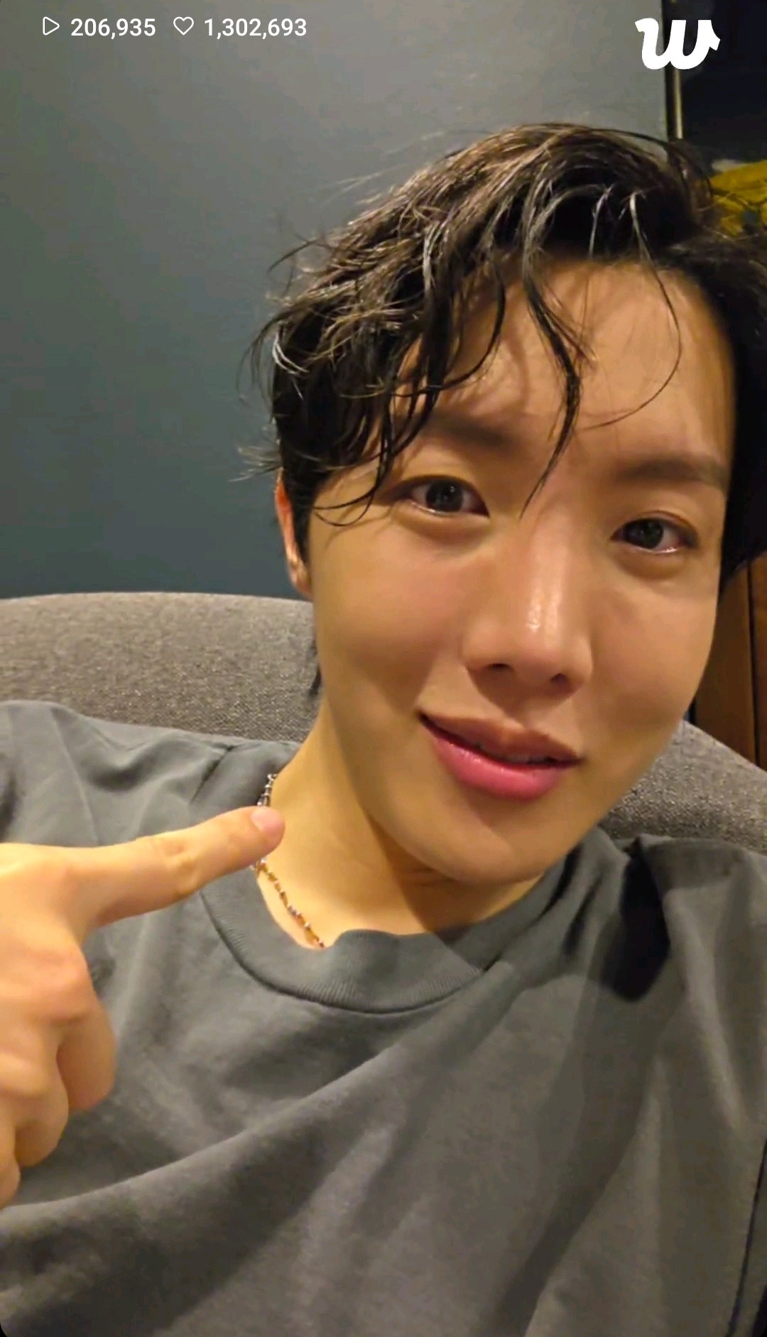 BTS Community Post - ¡Estuviste increíble nuestro precioso J Hope! ☺️😘 estamos tan orgullos@s de ...