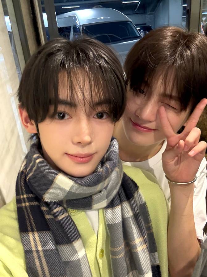 Tws Community Post 지훈아 20살 생일 진심으로 축하해 이번이 너의 데뷔 이후 두 번째 생일이자 우리