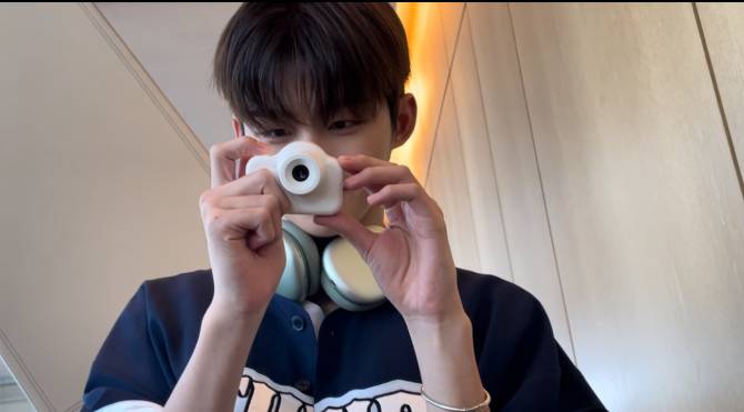 Tws Community Post 지훈아 19번째 생일 너무너무 축하하고 앞으로도 늘 그래왔듯 행복한 일만 가득하자☺️☺️