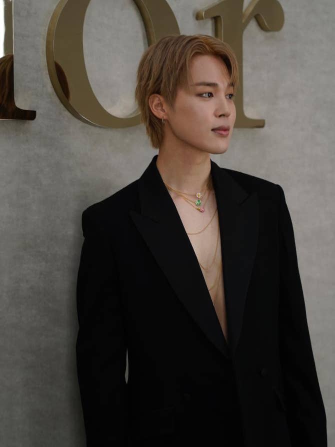 BTS Community Post - #JiminAtDiorFashionShow DIOR GLOBAL AMBASSADOR ...