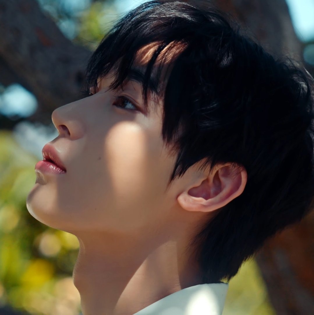 ENHYPEN Community Post - sunoo's side profile🫠😭